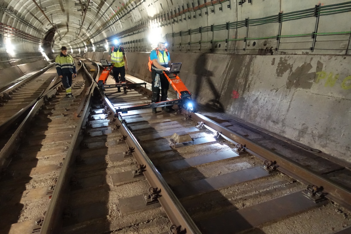 Ultrasonic & eddy current rail testing at Metro Barcelona - voestalpine ...