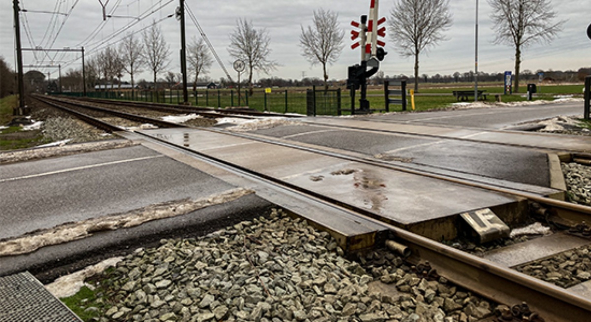 Rubbercoating stopt aantasting spoorstaaf door sneeuwresten en ...